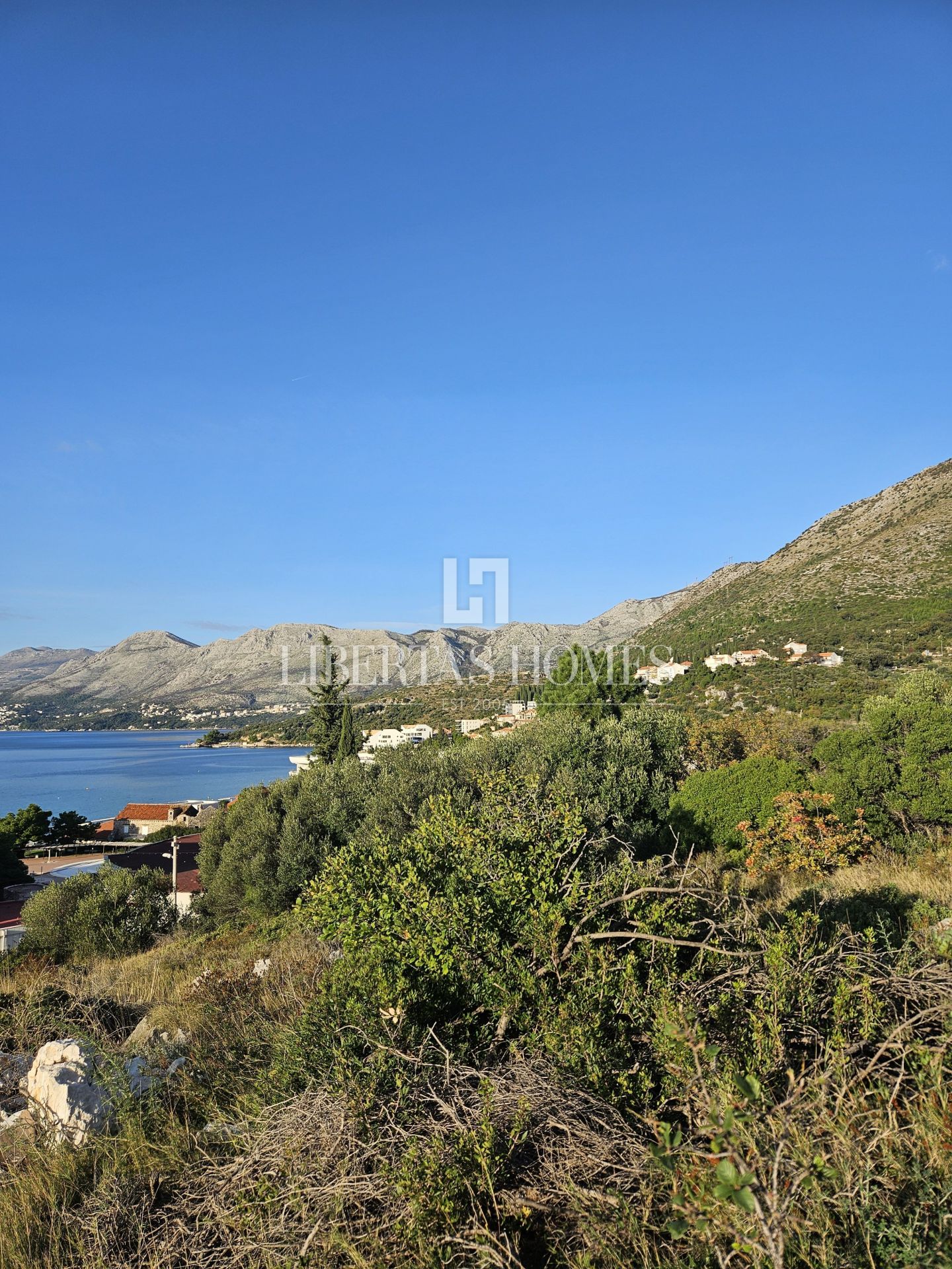 Building land 7000 m2 for the construction of a luxury complex ...